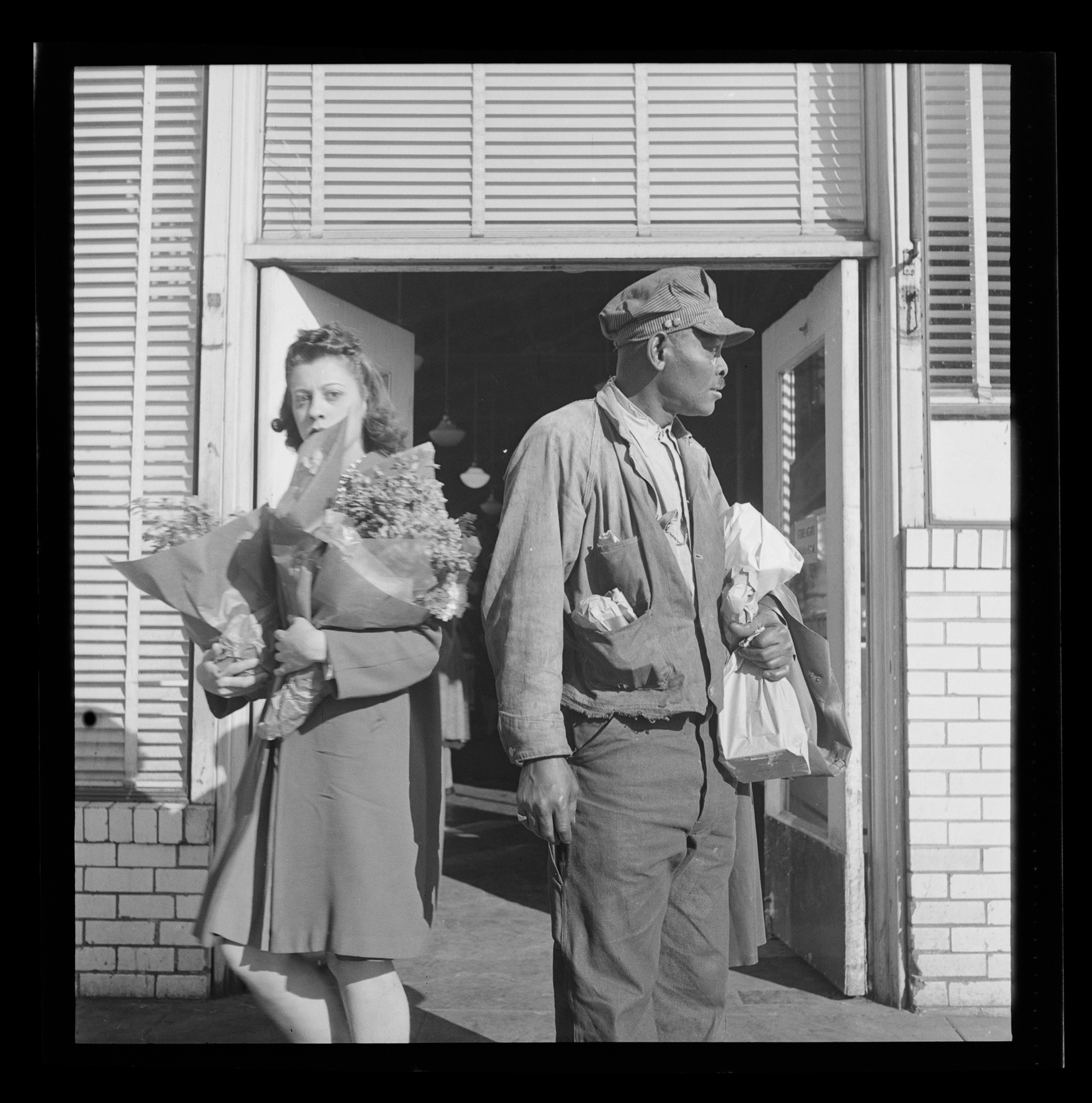 Dorothea Lange - OMCA Consumers - Oakland, 10th Street Market